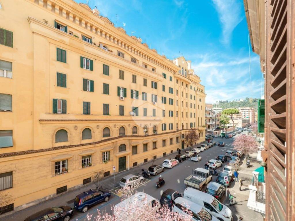 Vendita Appartamento Roma. Quadrilocale in via Trionfale. Da ...