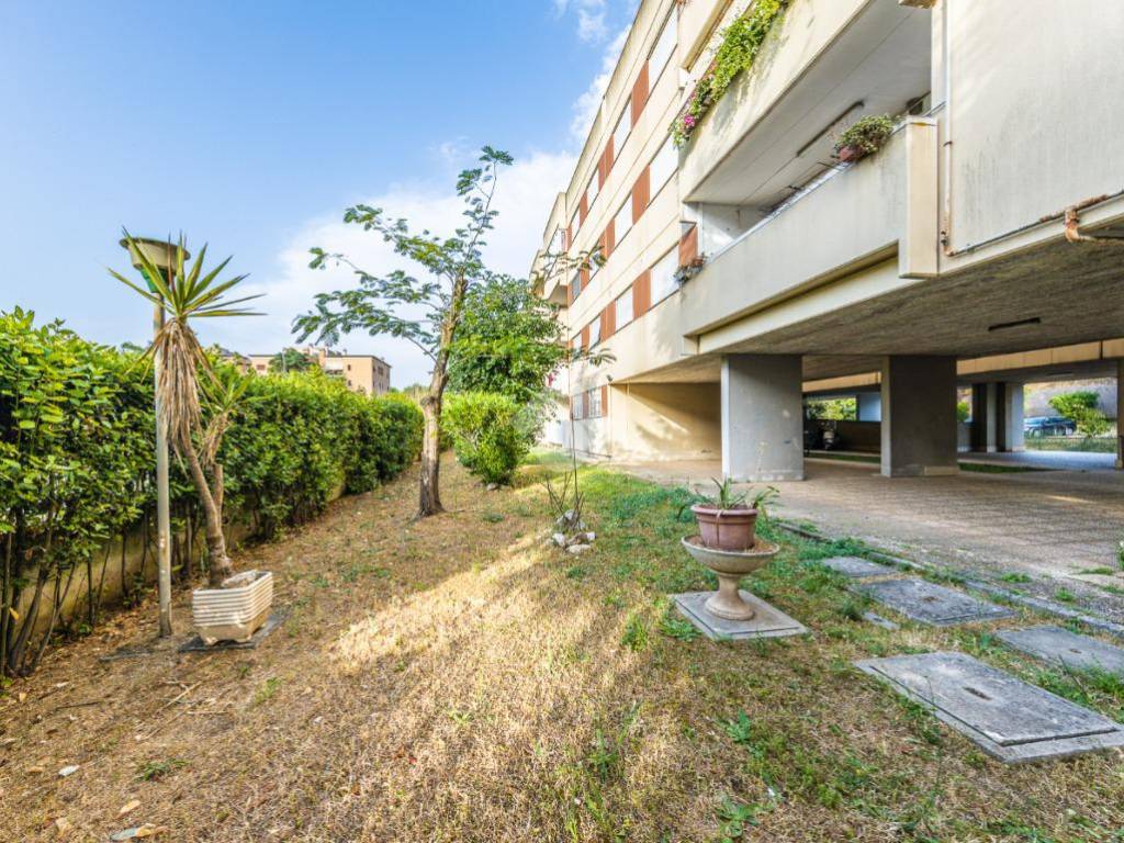 Sale Apartment Rome. 4-room flat in via di Settecamini.... Good ...