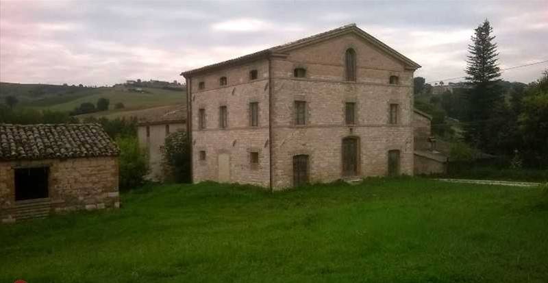 Vendita Rustico in frazione palazzo Arcevia. 400 mq, rif. 61910784