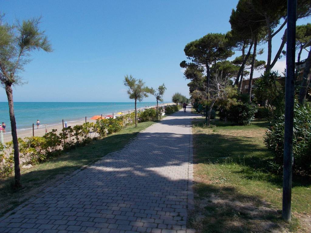 Spiaggia Corfù di Pineto, Abruzzo: spiagge italiane su trovaspiagge.it