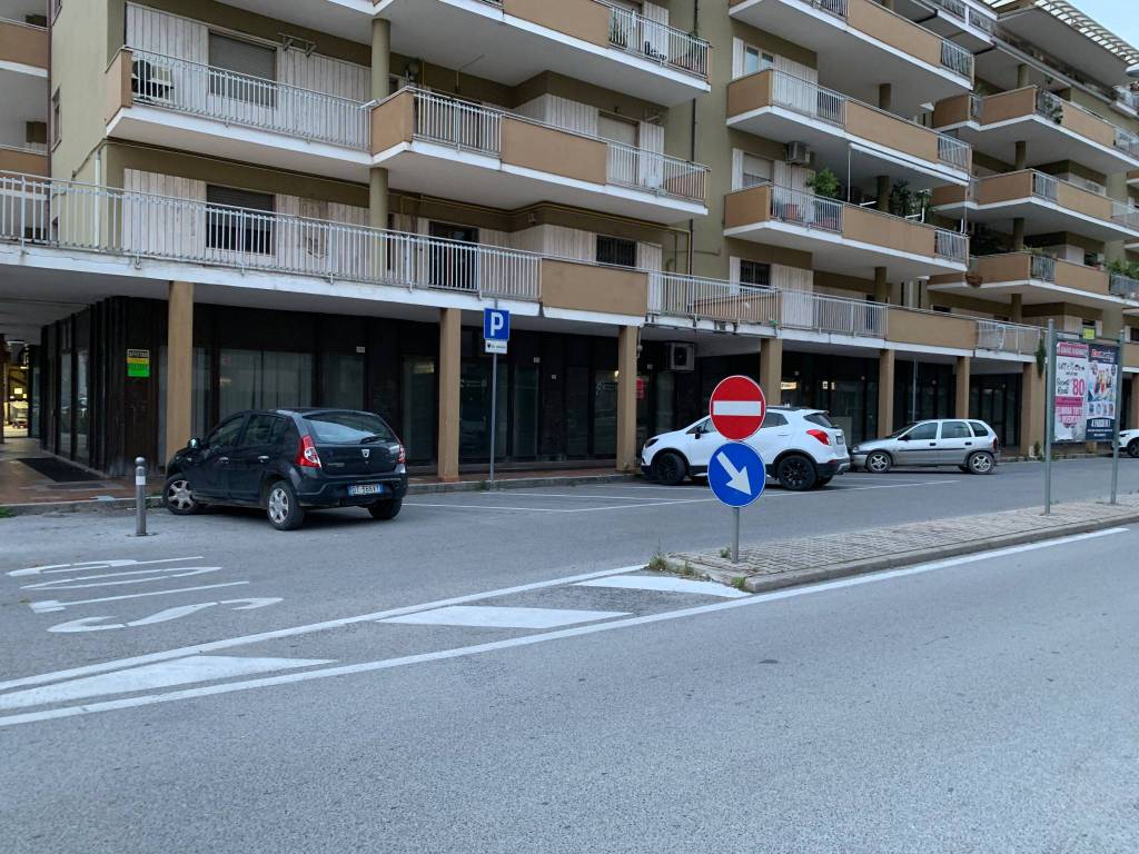 Locale commerciale viale John Fitzgerald Kennedy 128, Santa Maria Capua ...