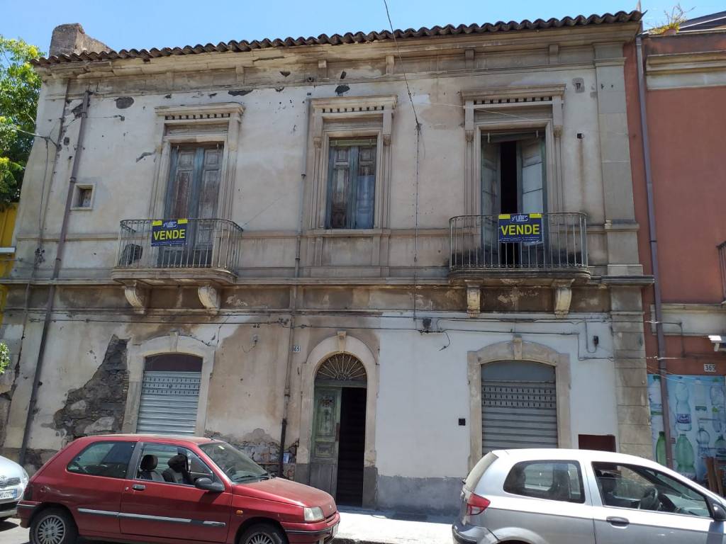 Building via Gian Battista Nicolosi 365, Paternò, ref. 74461402 ...