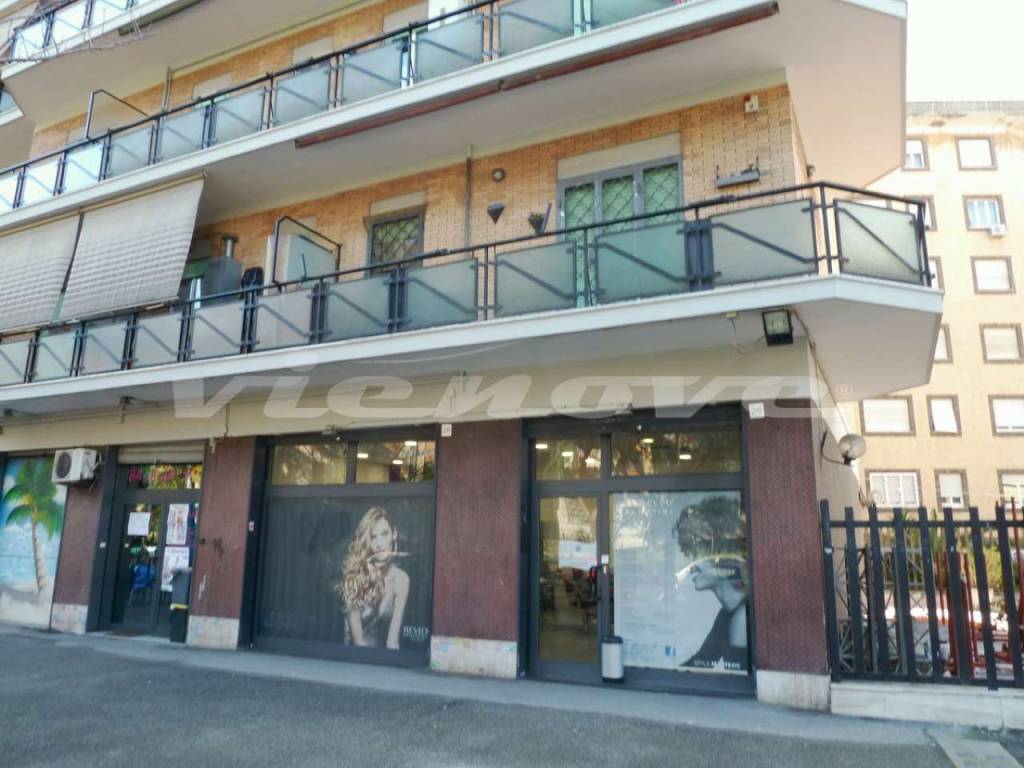 Locale commerciale via Marco Emilio Scauro, Roma, rif. 79195577 - Immobiliare.it