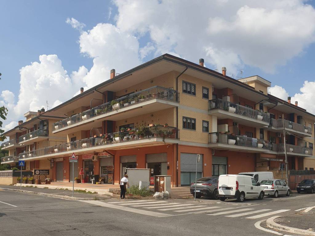 Vendita Appartamento Roma. Bilocale in via Gaetano Lodi 100. Ottimo ...