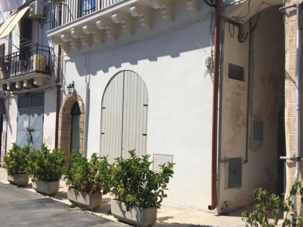 Locale commerciale Affitto, Taranto, rif. 84323664 - Immobiliare.it